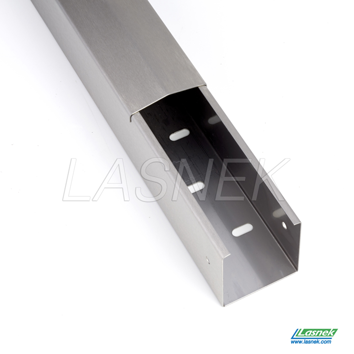 Perforated Apex Wireway | Lengths - 3 Metre | TT124-03-S10_us | Lasnek